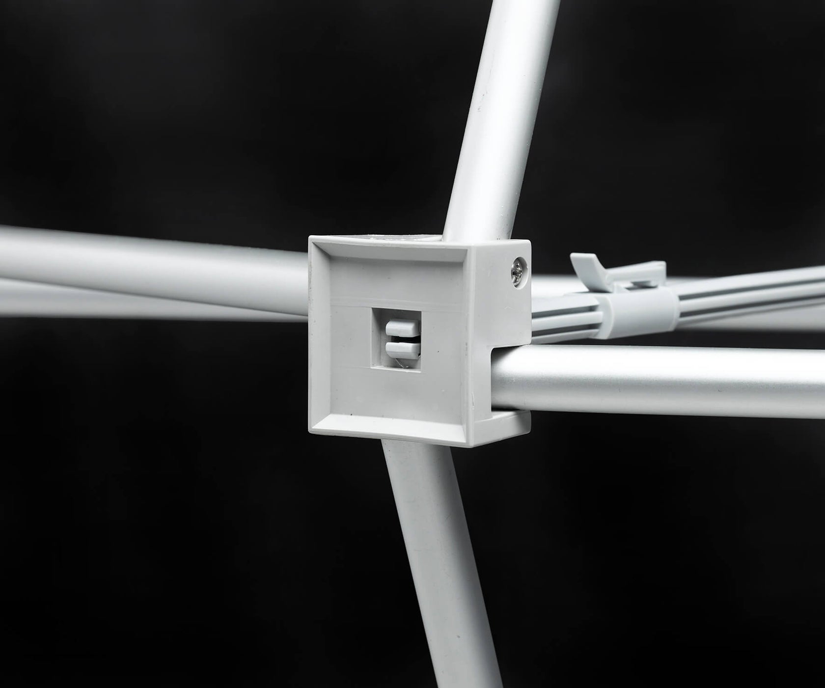 QuikScreen Pro with Media Case – Outdoor Theater System